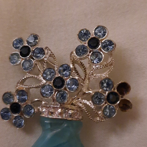 Avon | Jewelry | Vintage Avon Broach | Poshmark